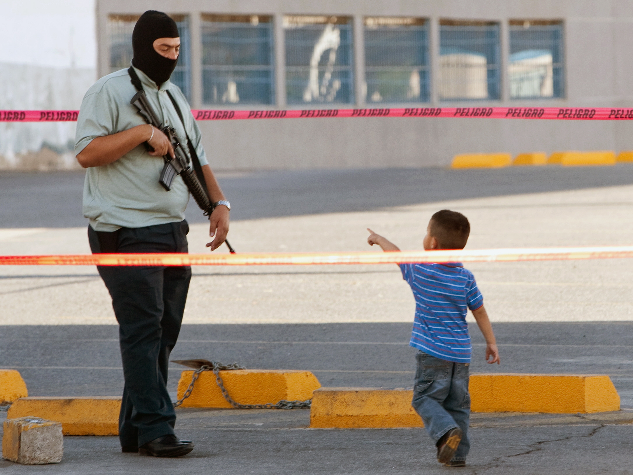 Mexico tells US 'No more weapons' in billboard plea to help stop gun ...