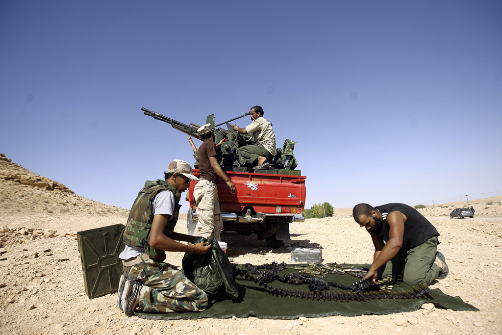 "Chaos" in Bani Walid as rebels assault loyalist stronghold - The World ...