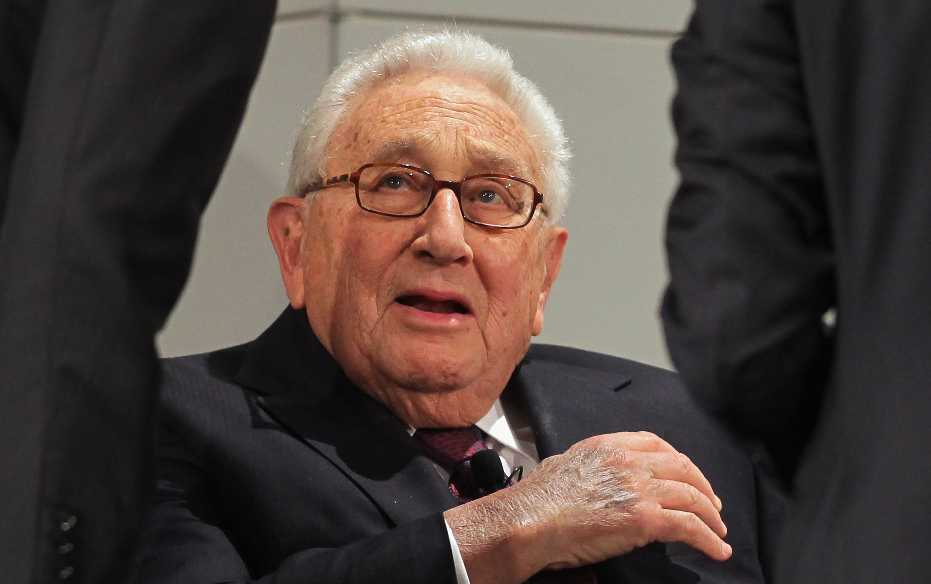 Kissenger: Kissing device helps couples do long distance (VIDEO) - The ...