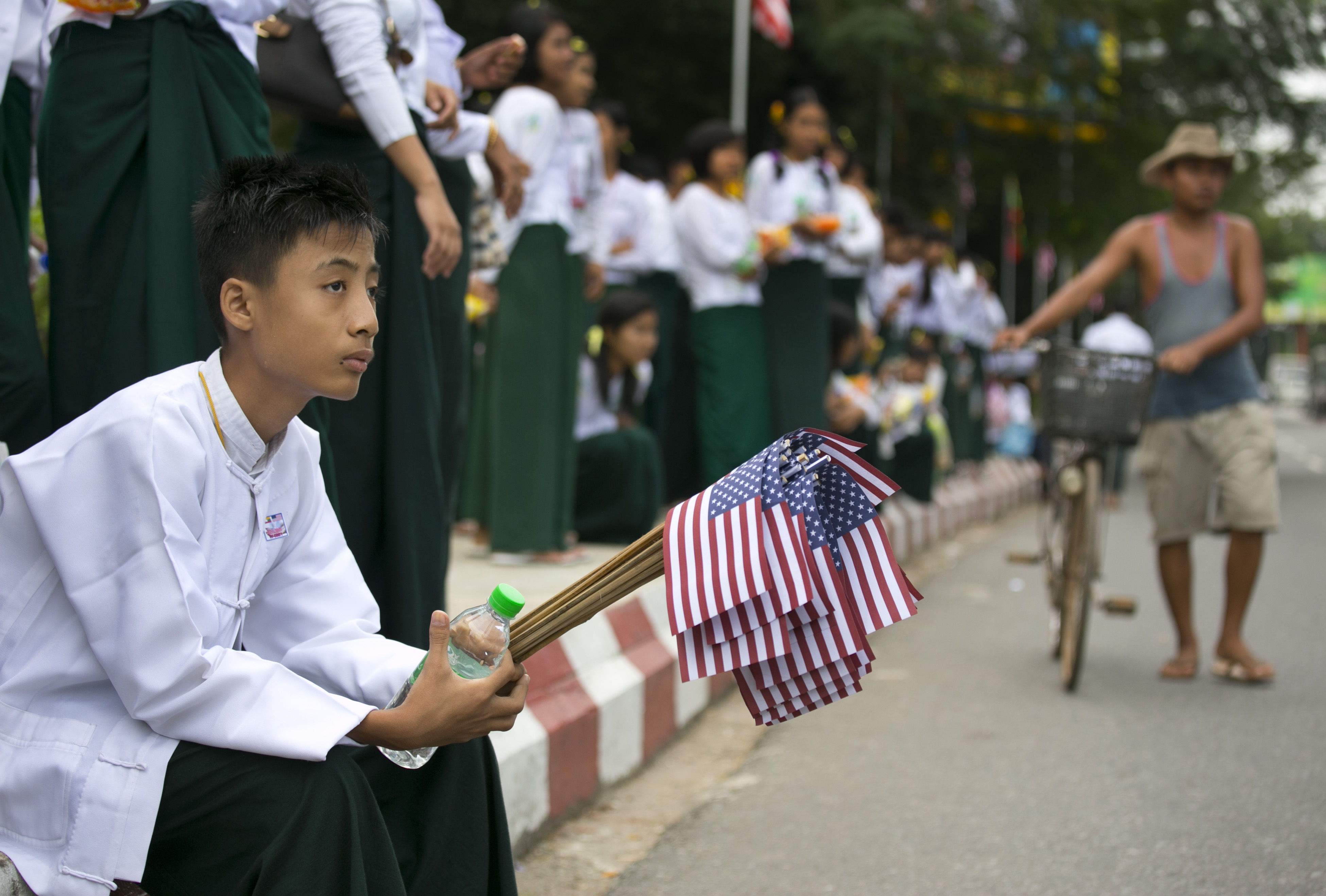Barack Obama, on historic visit to Myanmar (Burma), pledges US support ...