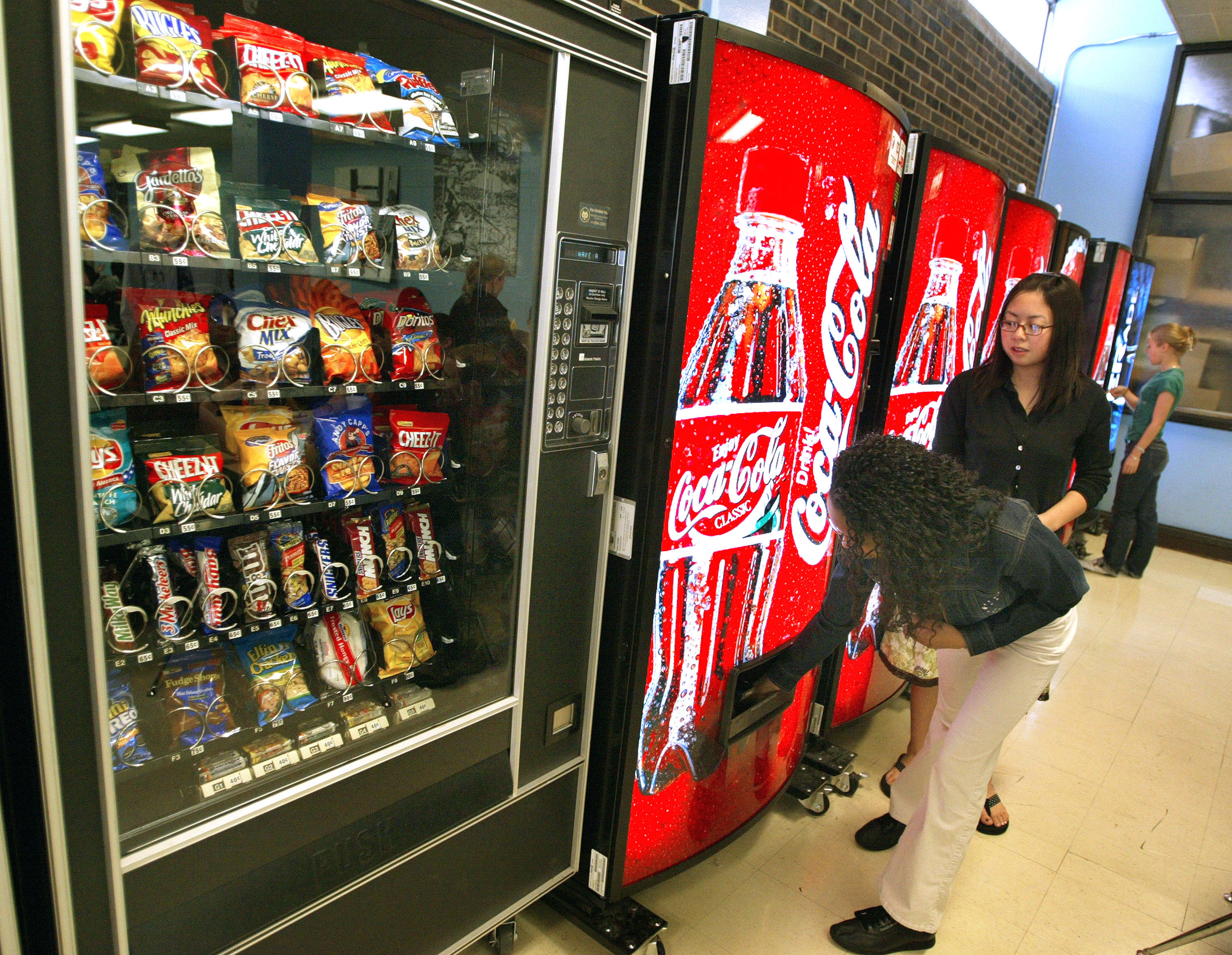 Coke, Pepsi and Dr Pepper vending machines will soon have calorie ...