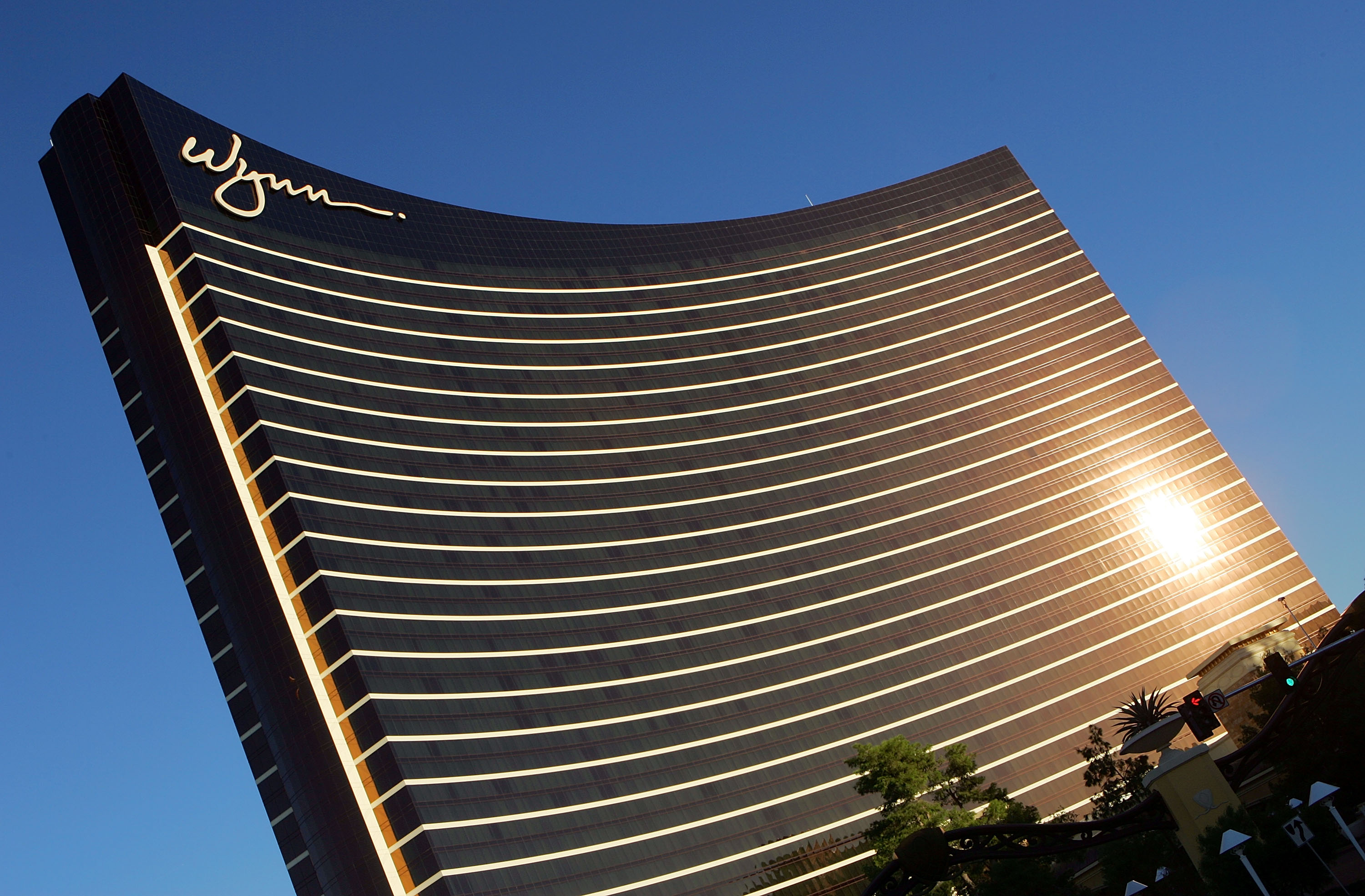 Wynn Resorts cuts ties with its largest shareholder after bribery ...