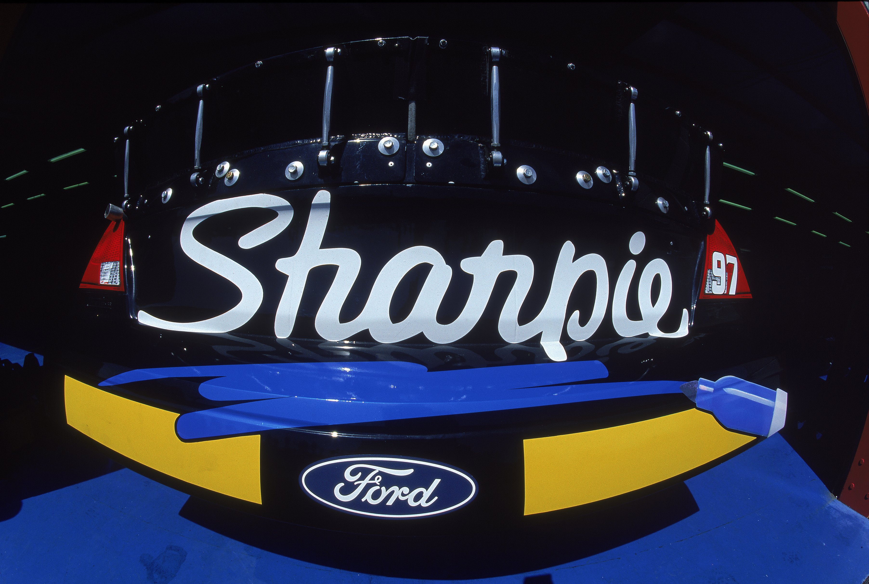 Newell Rubbermaid, maker of Sharpie pens and storage, to cut 1,900 jobs ...