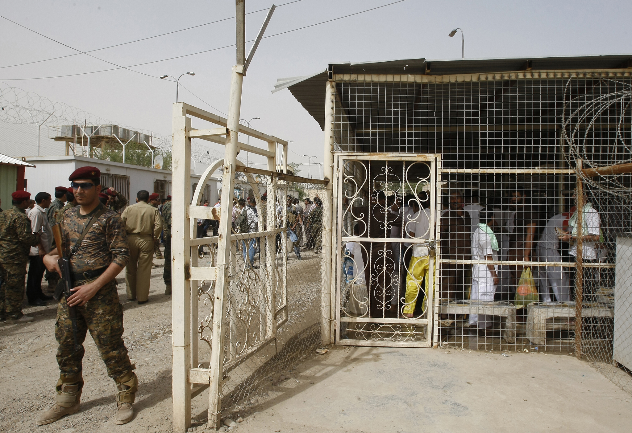 Iraq releases hundreds of prisoners - The World from PRX