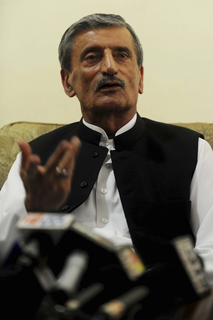 Pakistan condemns railways minister's bounty on anti-Islam filmmaker ...