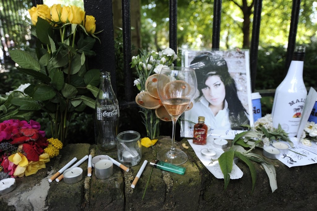 Amy Winehouse death verdict: Misadventure, says inquest - The World ...