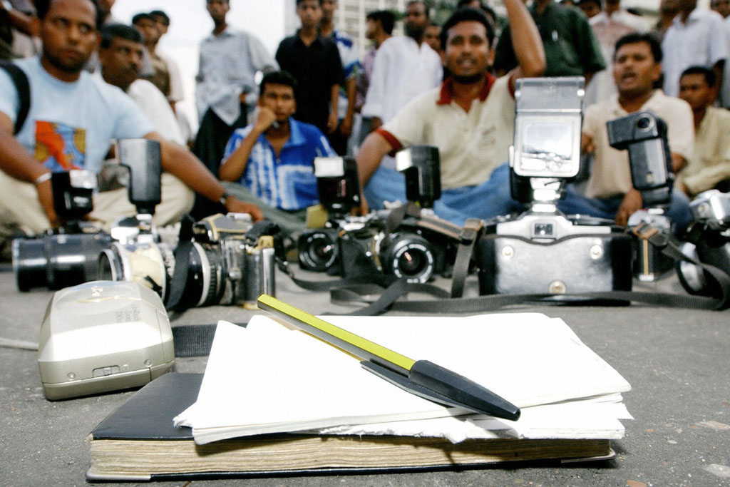 Bangladesh: journalists under attack - The World from PRX
