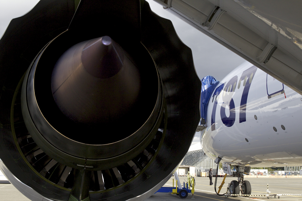 Boeing 787 Dreamliner sparks fire, NTSB investigation - The World from PRX