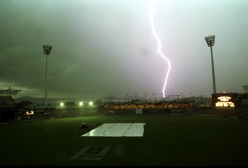Australia superstorm: Brisbane hit with 4,000 lightning strikes - The ...