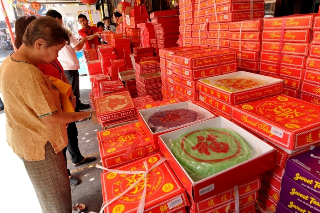 Chinese racial tensions flare over overpriced nut cake - The World from PRX