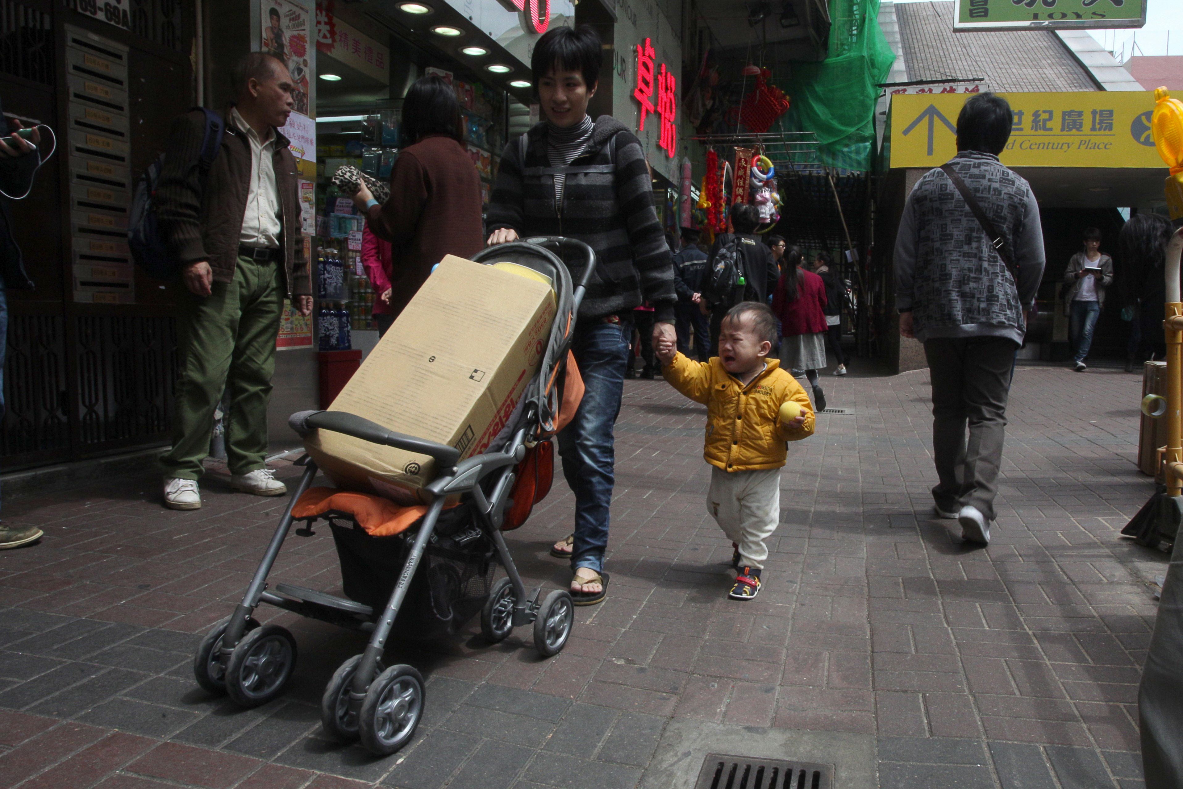 China: 53 punished over melamine-tainted milk (VIDEO) - The World from PRX