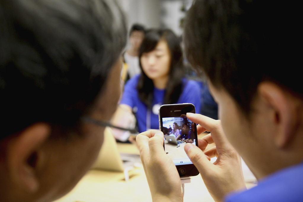 Chinese firm launches first Android-based MIUI smartphone (VIDEO) - The ...