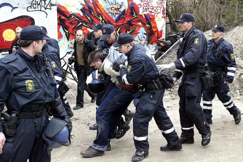 A win-win on drugs? Fighting gangs by legalizing pot - The World from PRX