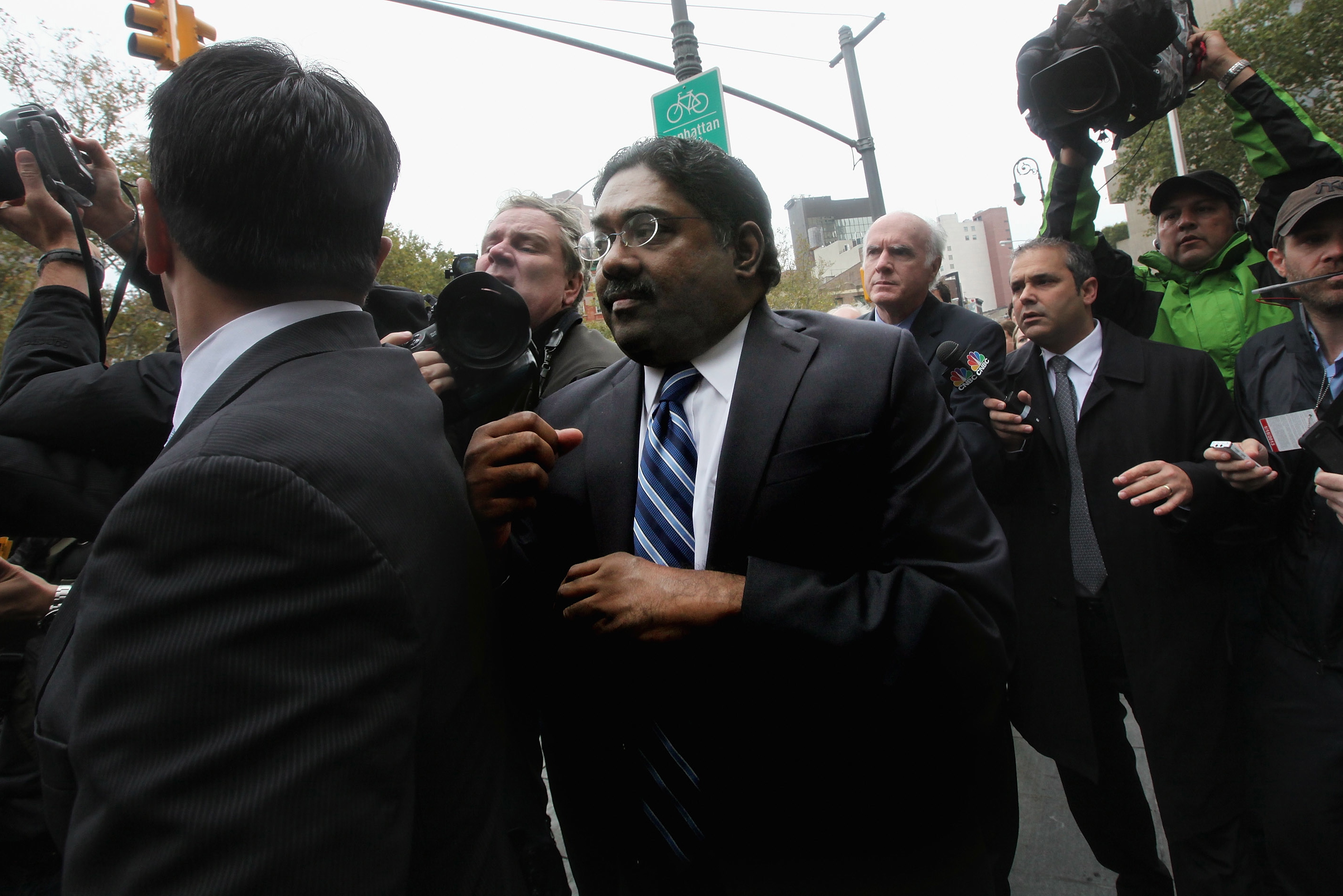 FBI arrests seven in insider trading scheme - The World from PRX