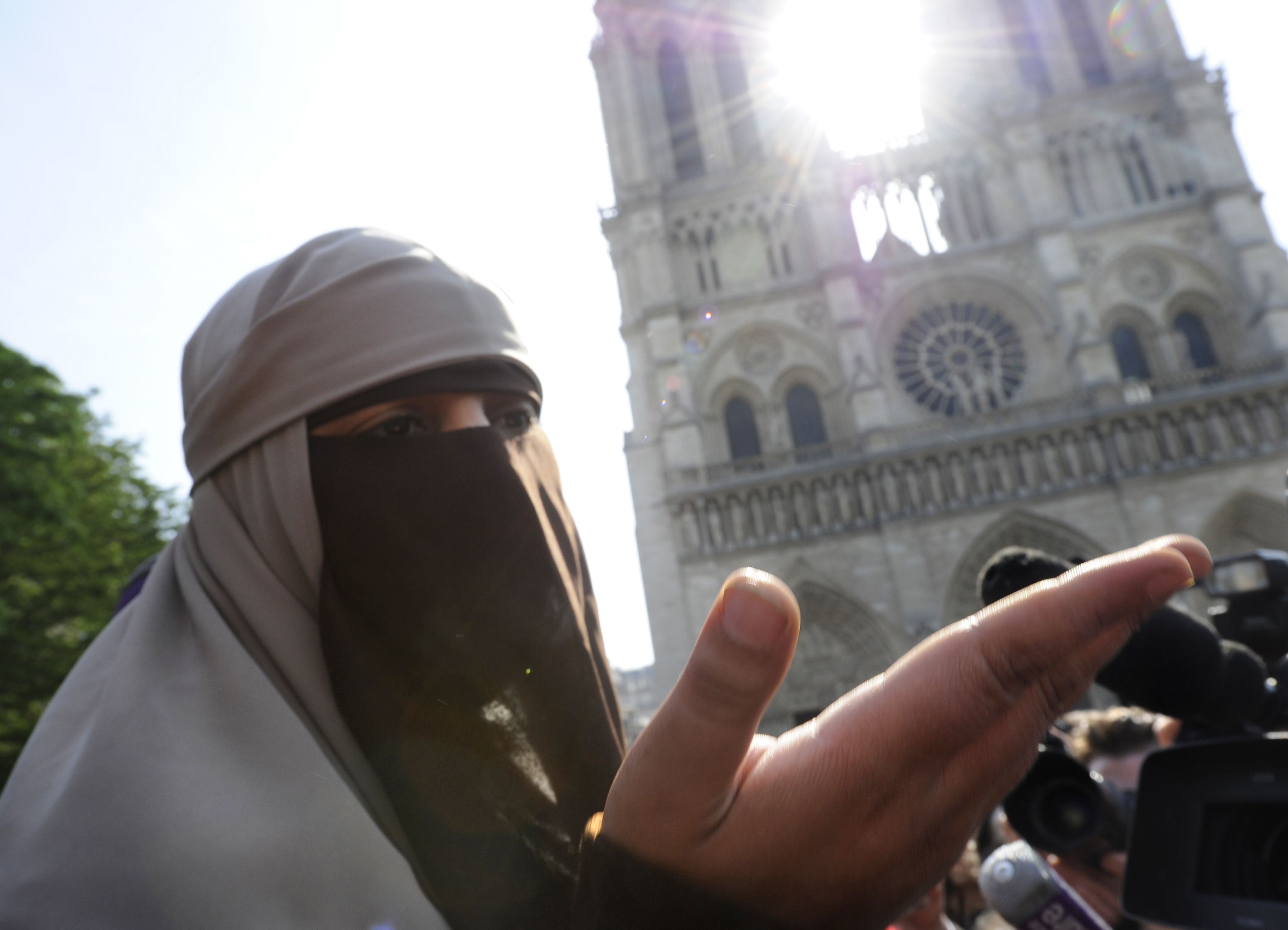 2 arrested on first day of full-face veil ban in France (VIDEO) - The ...