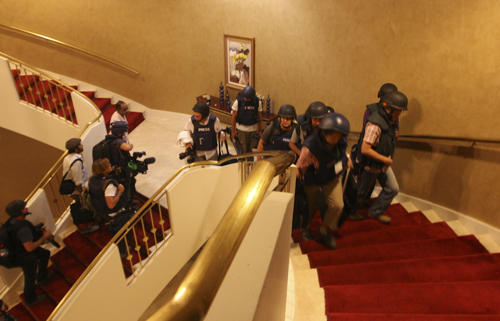 Gaddafi's guards release journalists held at Rixos hotel (VIDEO) - The ...
