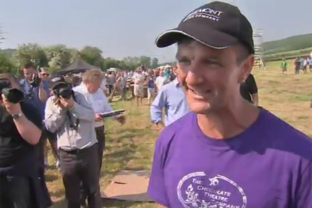 Gary Connery sets record for skydive without parachute (VIDEO) - The ...