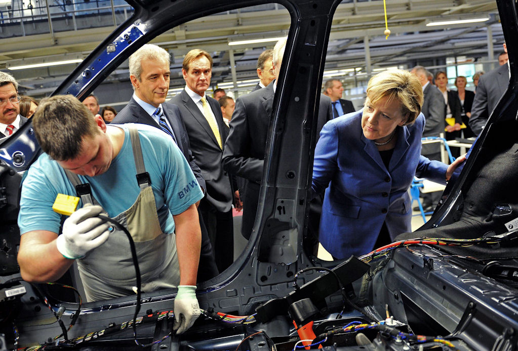 Germany drags on electric cars - The World from PRX