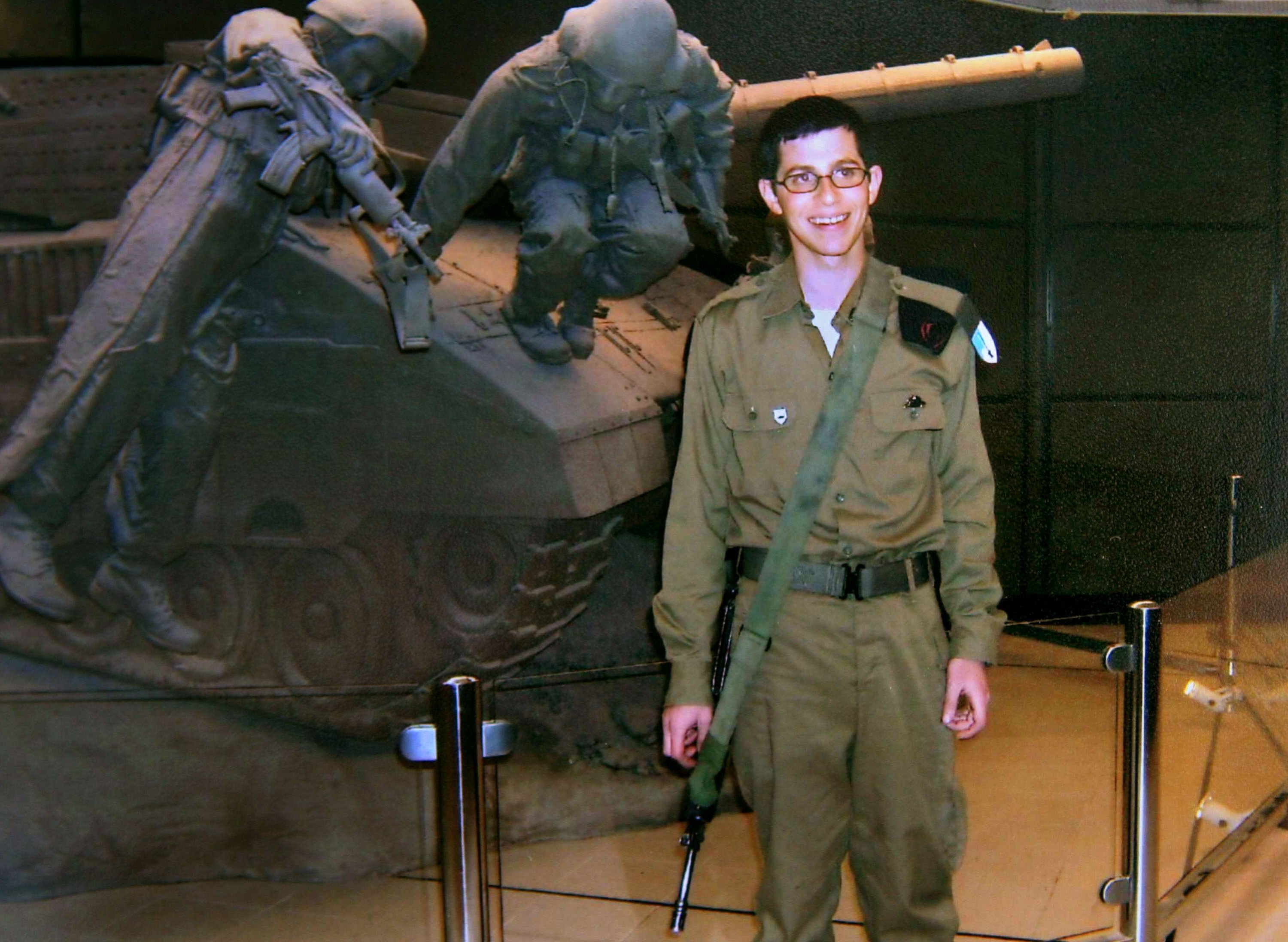 Gilad Shalit, Israeli soldier, may be released in November (VIDEO ...