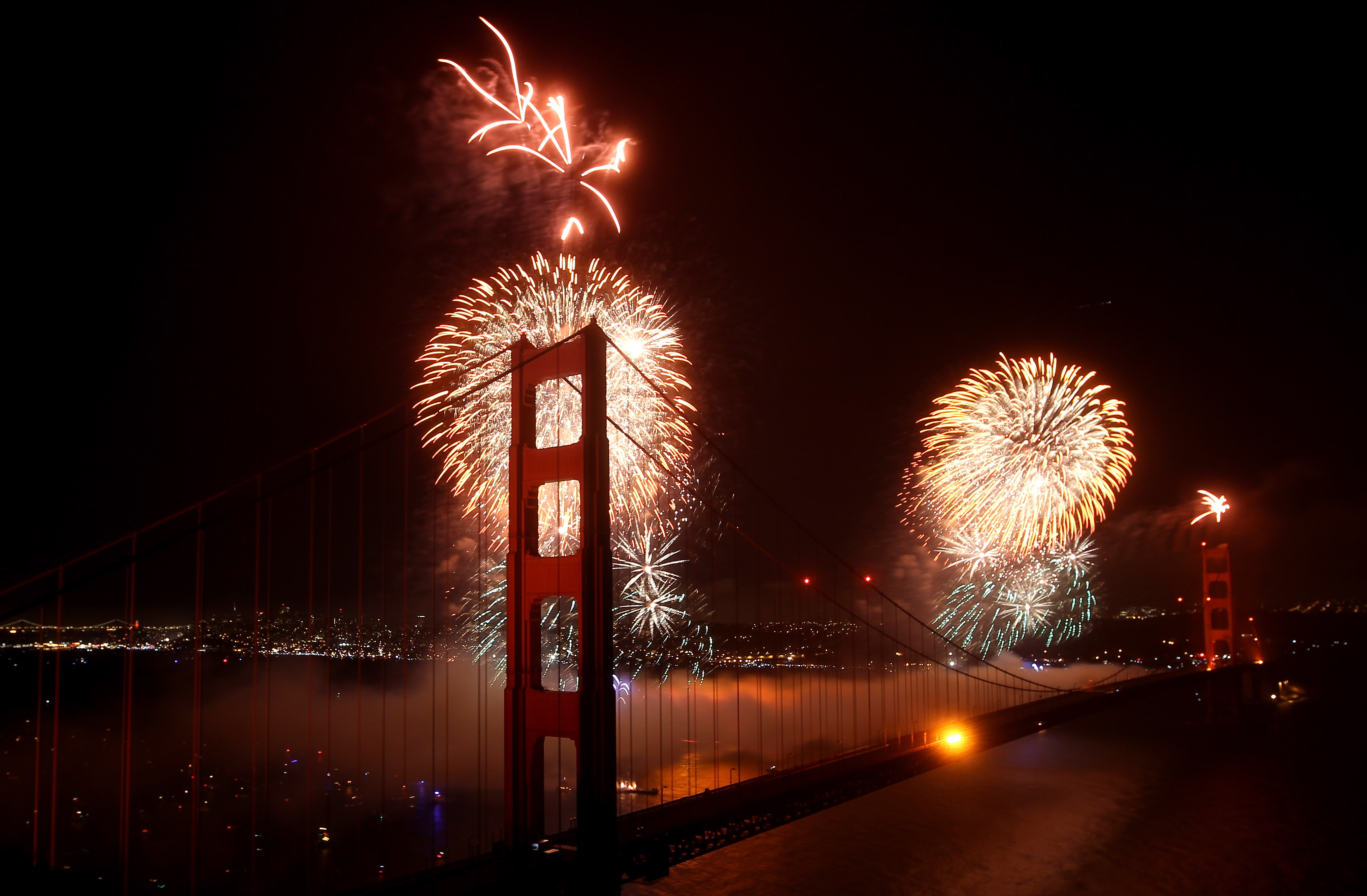 Golden Gate Bridge: Tens of thousands come out to celebrate anniversary ...