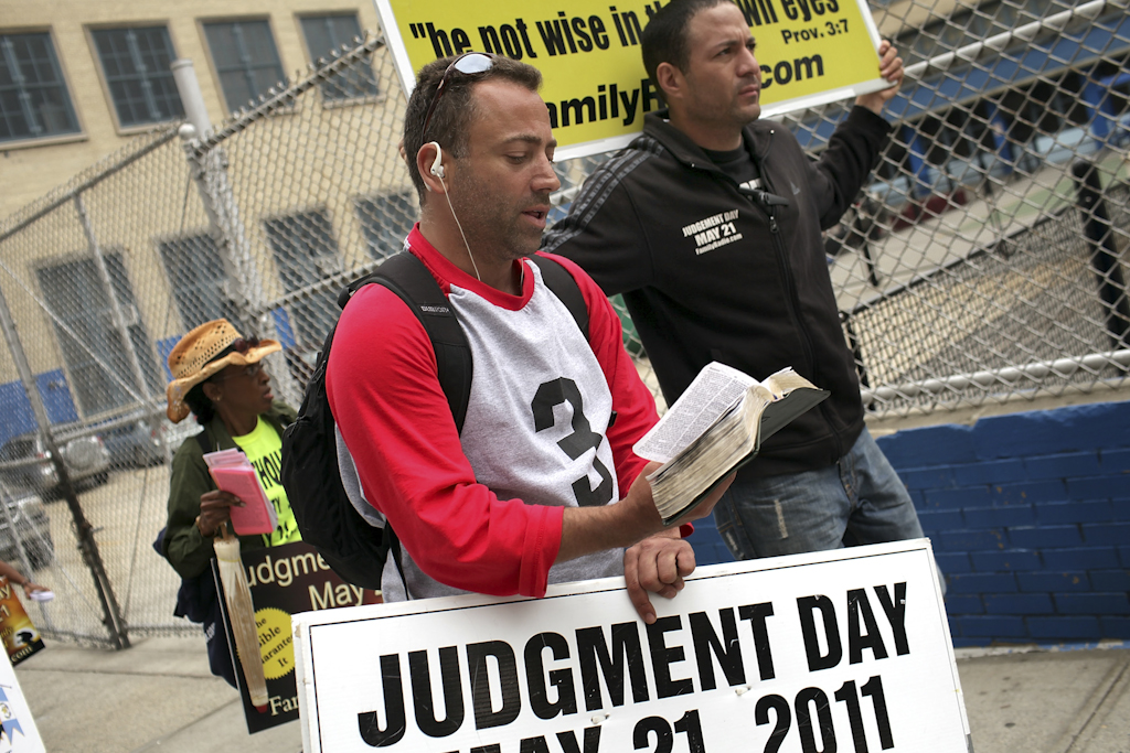 Harold Camping, doomsday preacher, apologizes for wrongly predicting ...