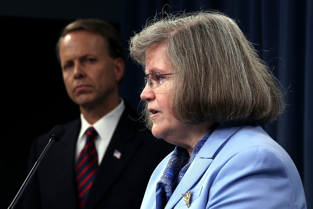 Holly Petraeus: The "wonderful" and "furious" wife caught in the David Petraeus scandal - The ...