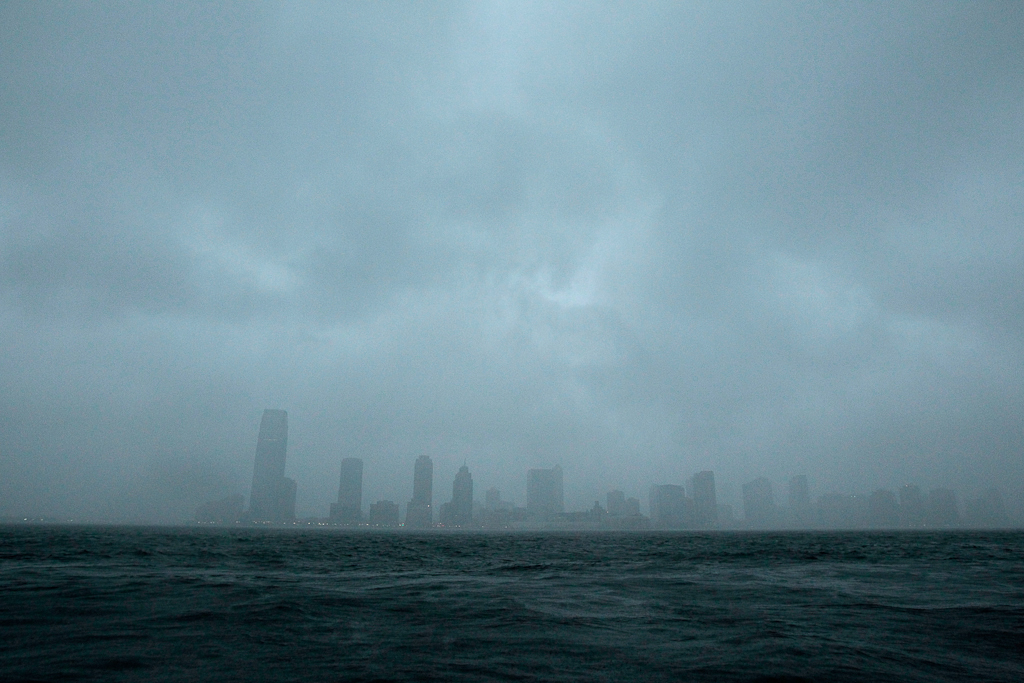 Helicopter with Swedish tourists makes emergency landing in Hudson ...