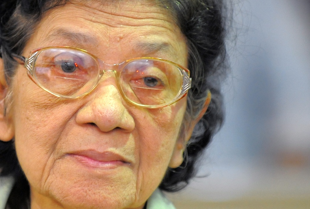 Cambodia: Khmer Rouge genocide suspect Ieng Thirith unfit for trial ...