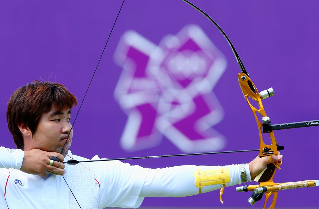 London Olympics: Legally blind South Korean archer Im Dong Hyun sets ...