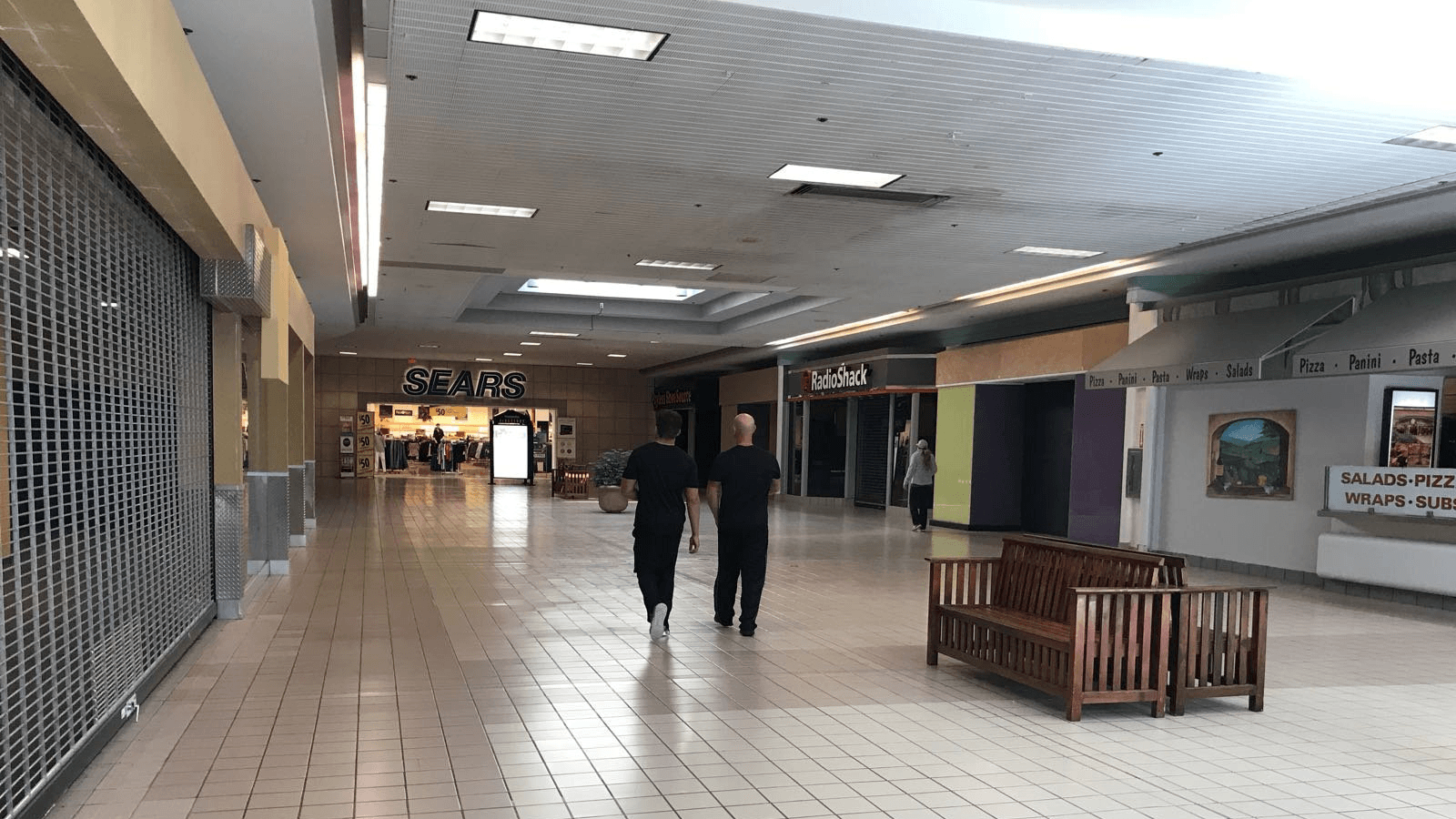 Who is making money from struggling US malls? - The World from PRX