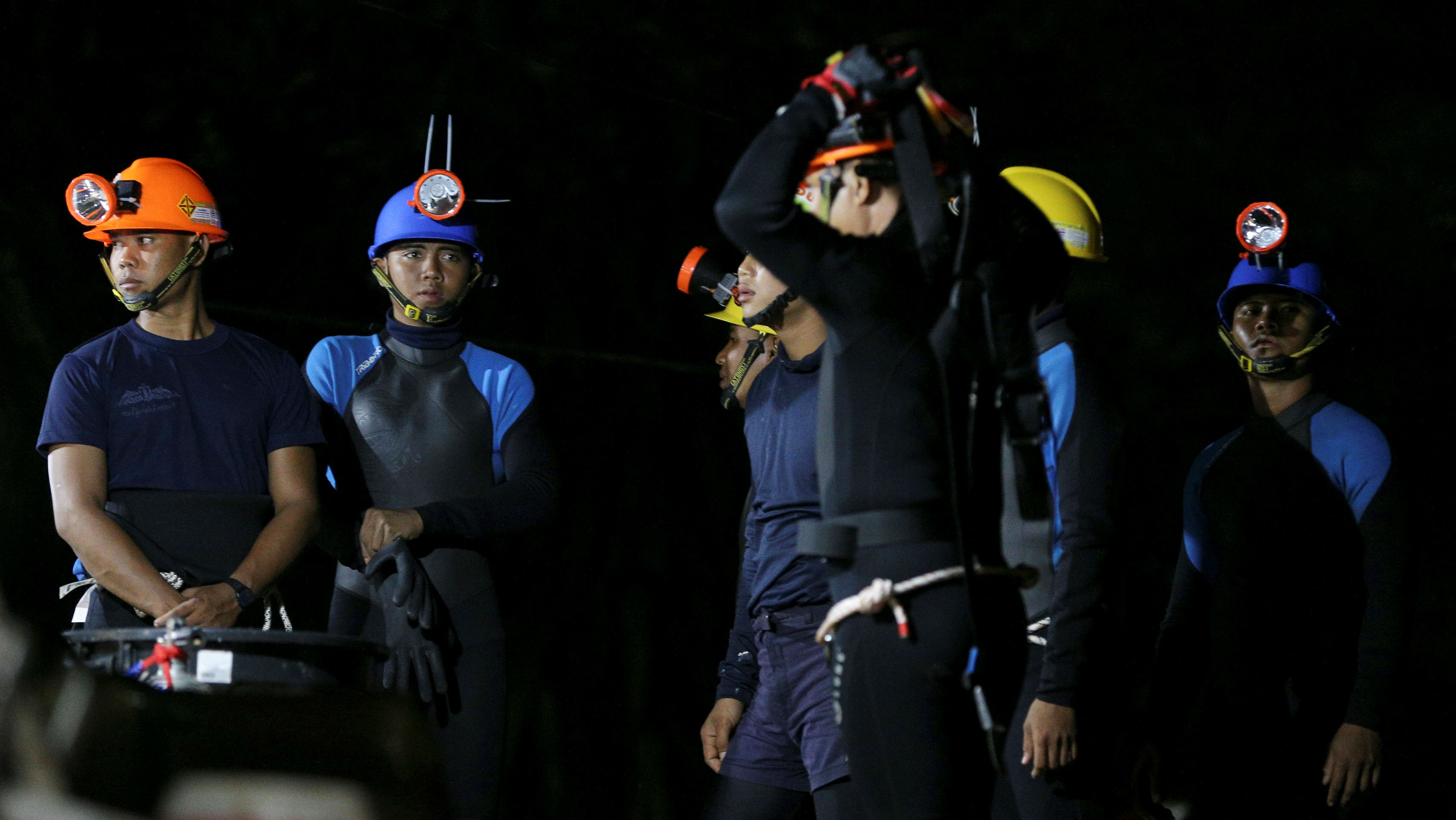 Mission window opens as Thai cave rescuers battle water and time - The ...