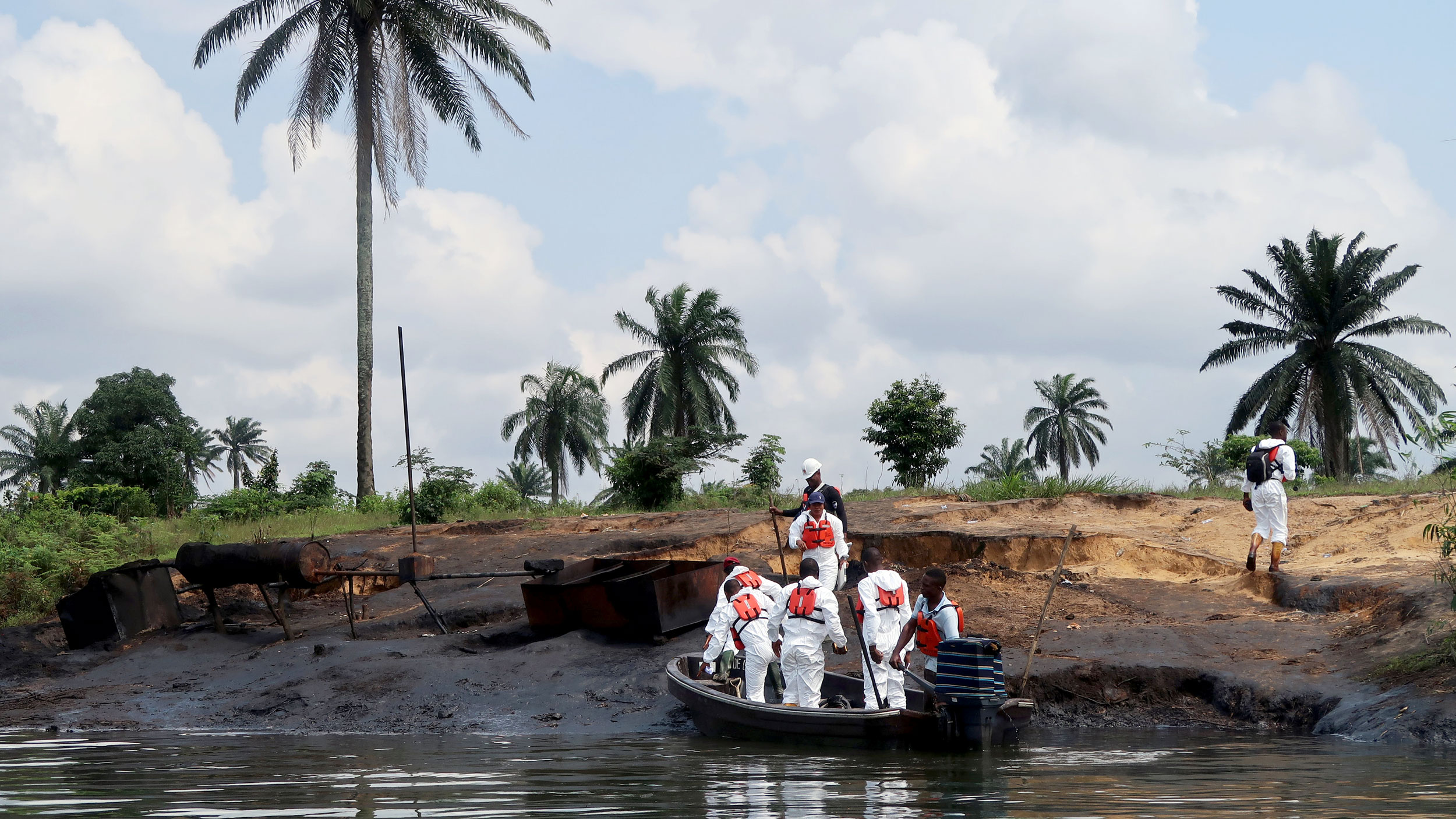 In Nigeria, Shell’s onshore roots still run deep - The World from PRX