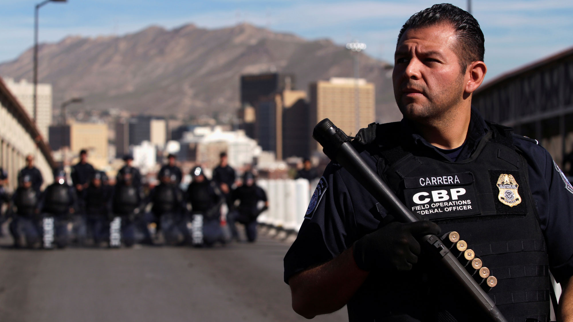 Trump sends 5,200 troops to Mexico border as migrants continue trek ...
