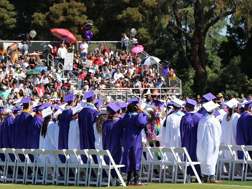 A new generation of ‘un-DACAmented’ high school graduates fights ...
