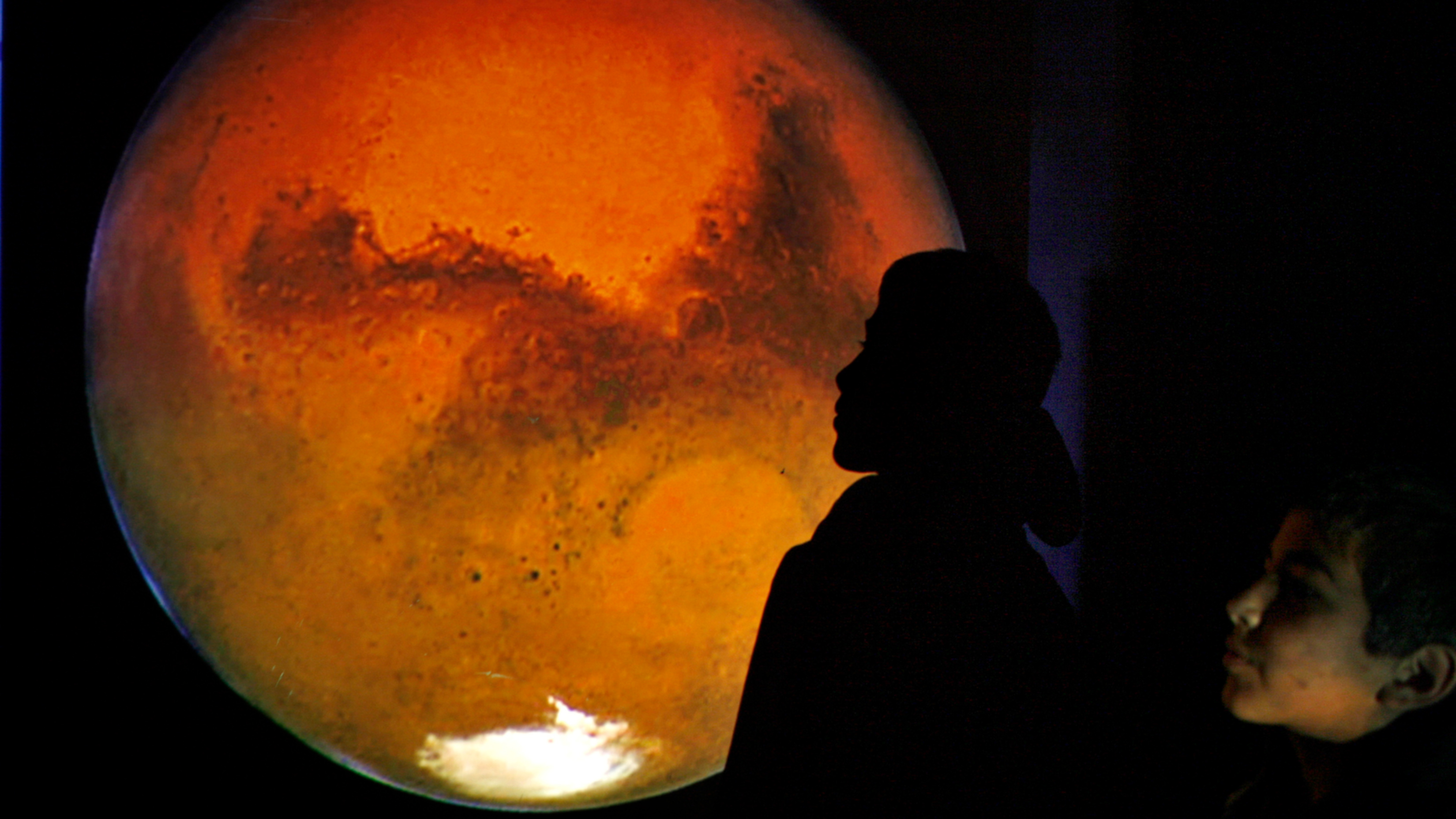 NASA aims to build on moon as a way station for Mars - The World from PRX