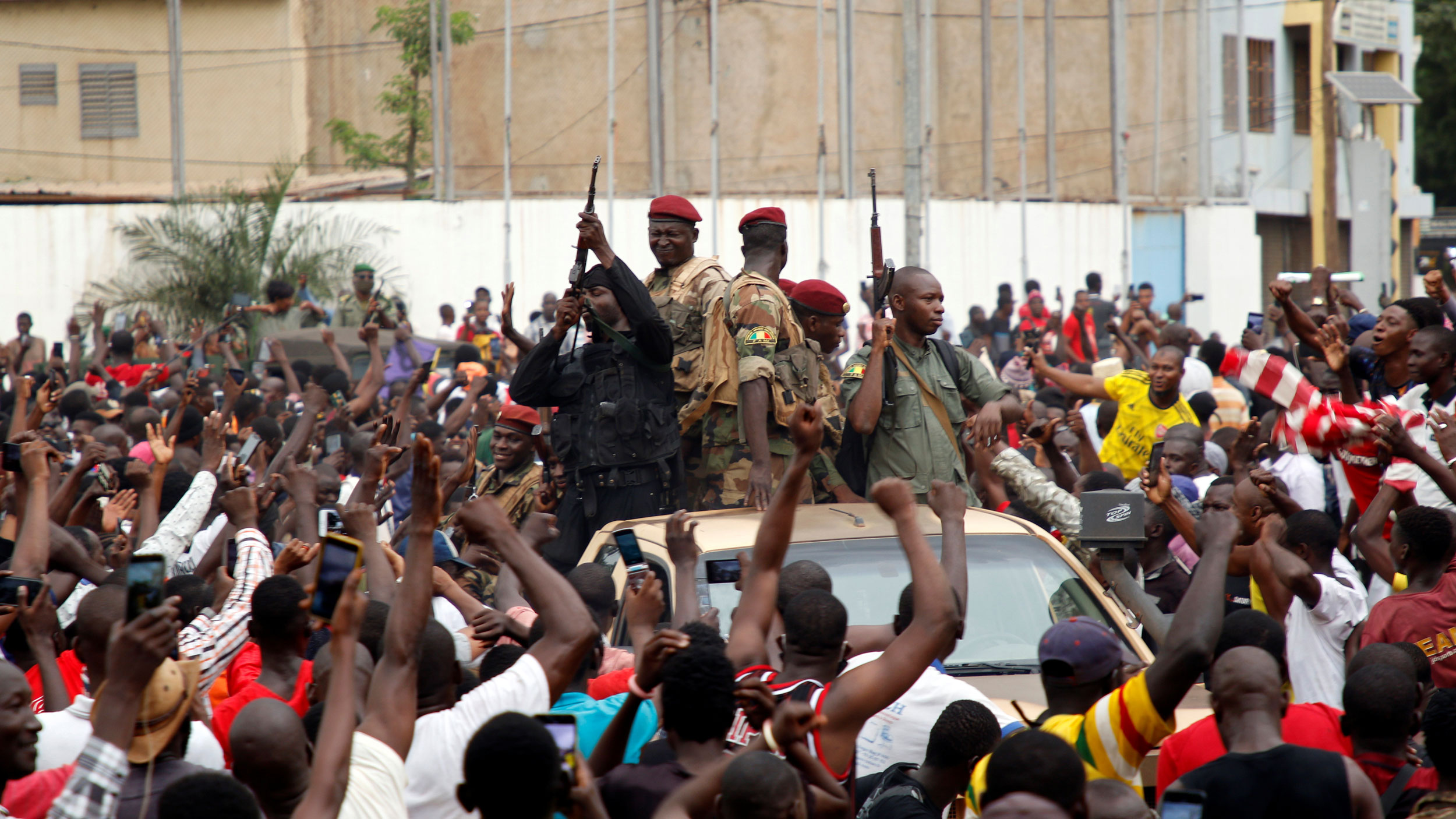 Soldiers who led Mali coup promise new elections; EU steps up pressure ...