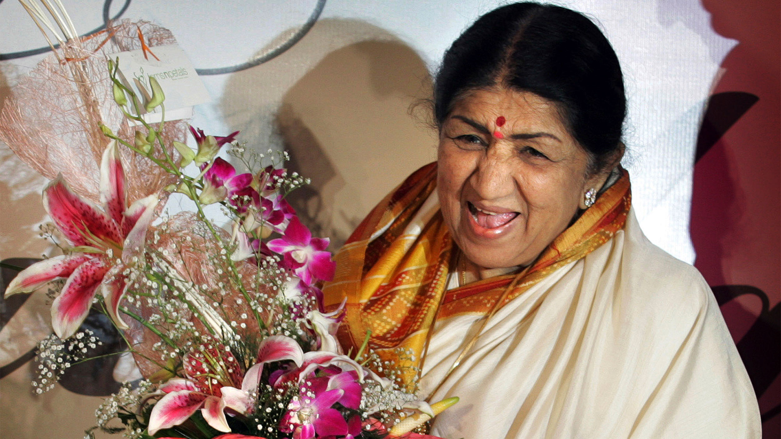 Lata Mangeshkar, legendary Indian singer, dies at 92 - The World from PRX