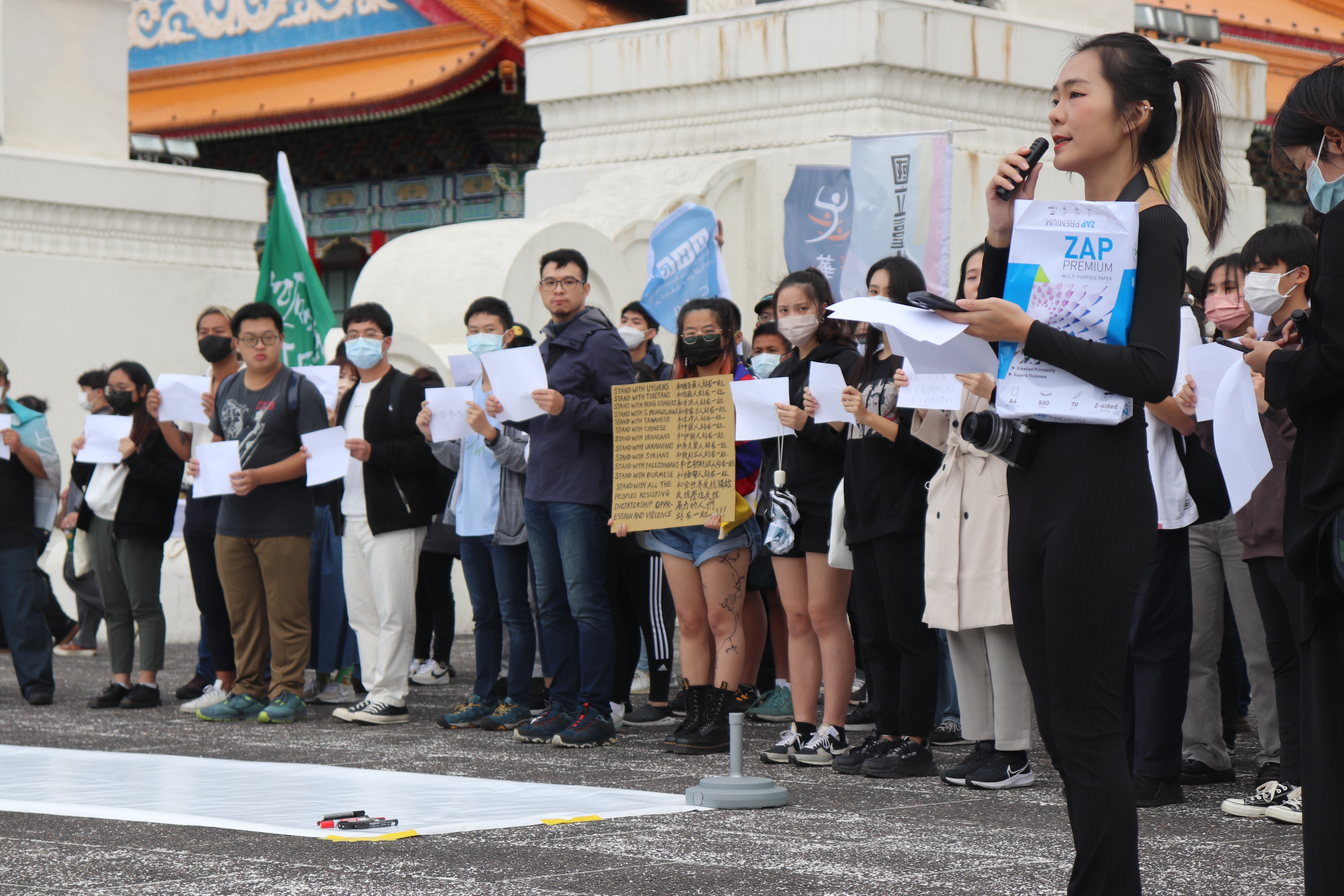 'We all want democracy': Taiwanese stand in solidarity with Chinese ...