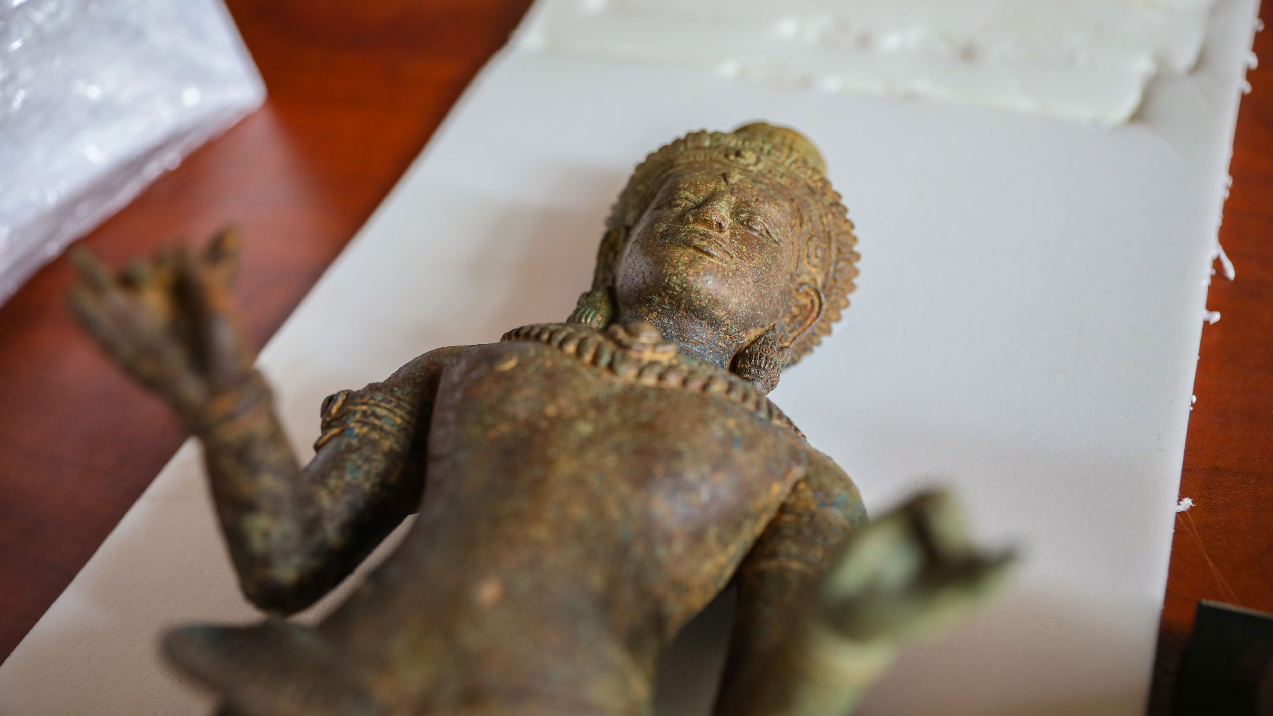 Looted relics returned to Cambodia receive monks’ blessings - The World from PRX