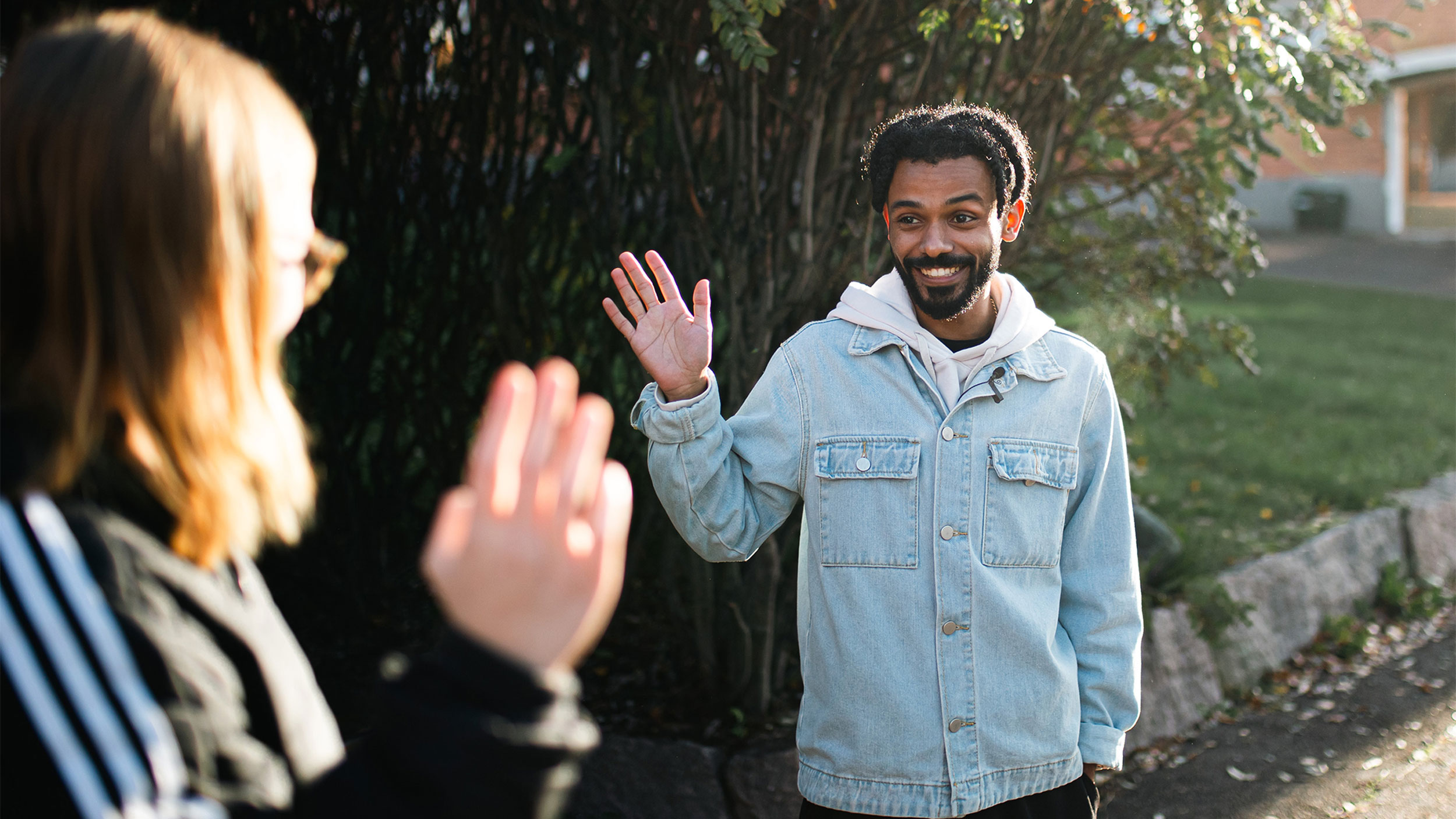 The ‘Say Hi’ campaign in Sweden is helping to combat loneliness - The ...