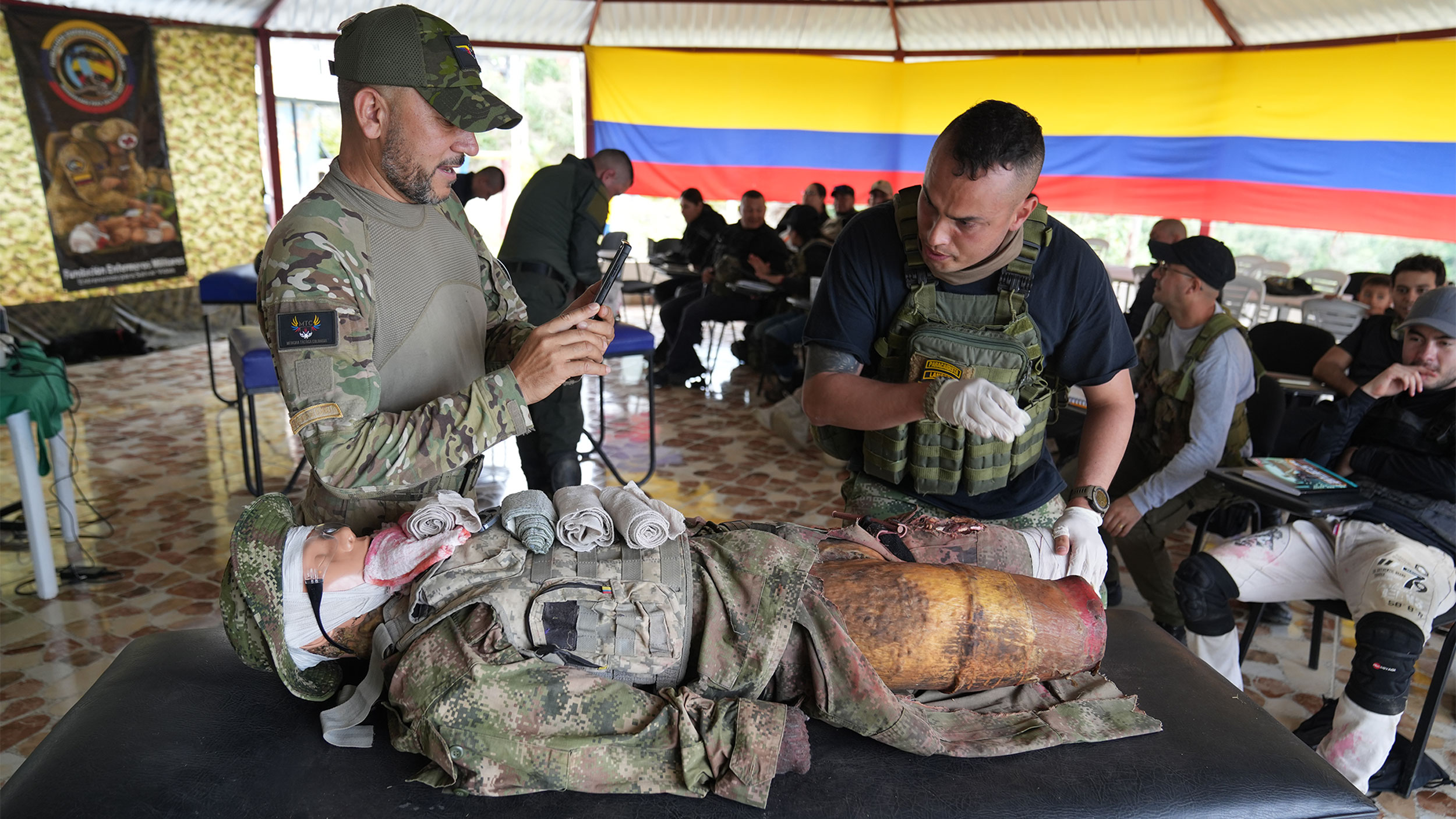 Colombian army veterans join Ukraine’s army — motivated by financial need - The World from PRX