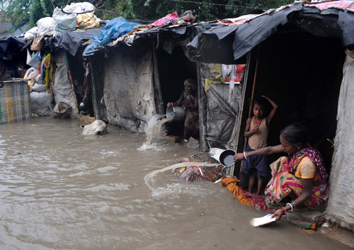 India fails dismally to provide housing for poor - The World from PRX