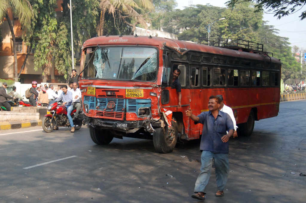 India: Rampaging bus driver kills 9 in Pune - The World from PRX