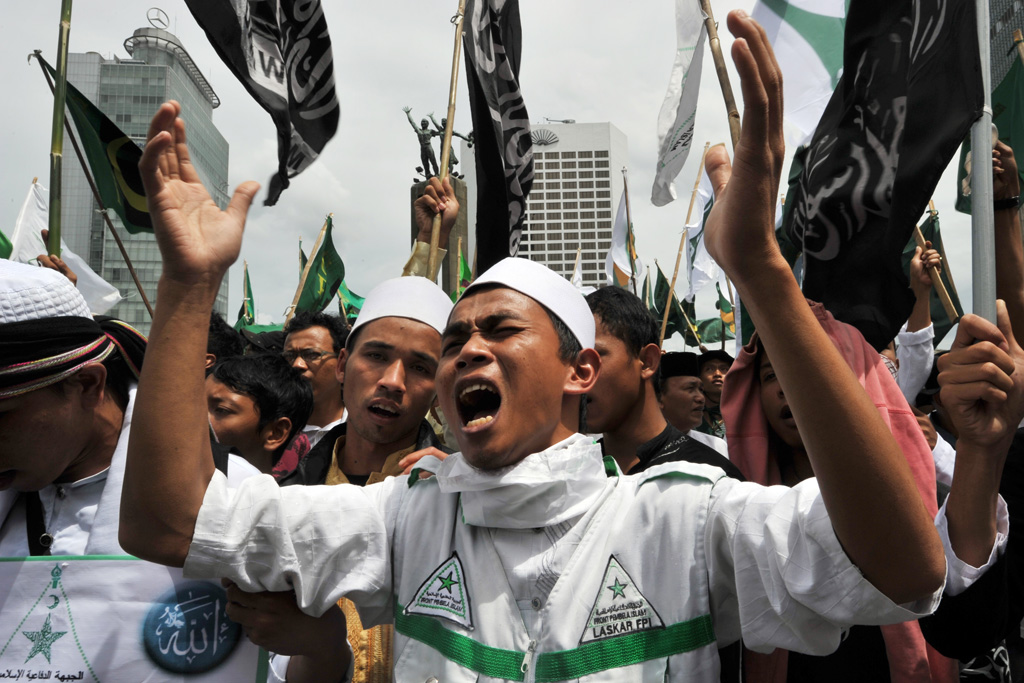 Indonesia: new proof of hardliners with military backing - The World ...