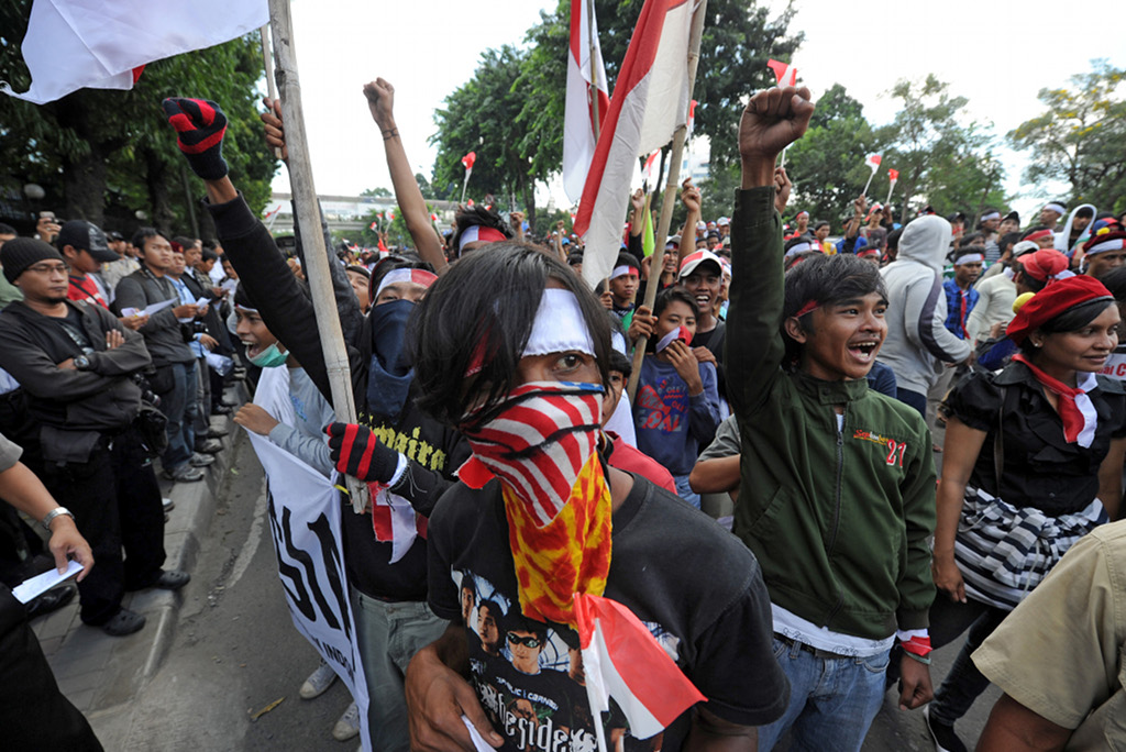 President moves to calm tensions between Indonesia and Malaysia - The ...