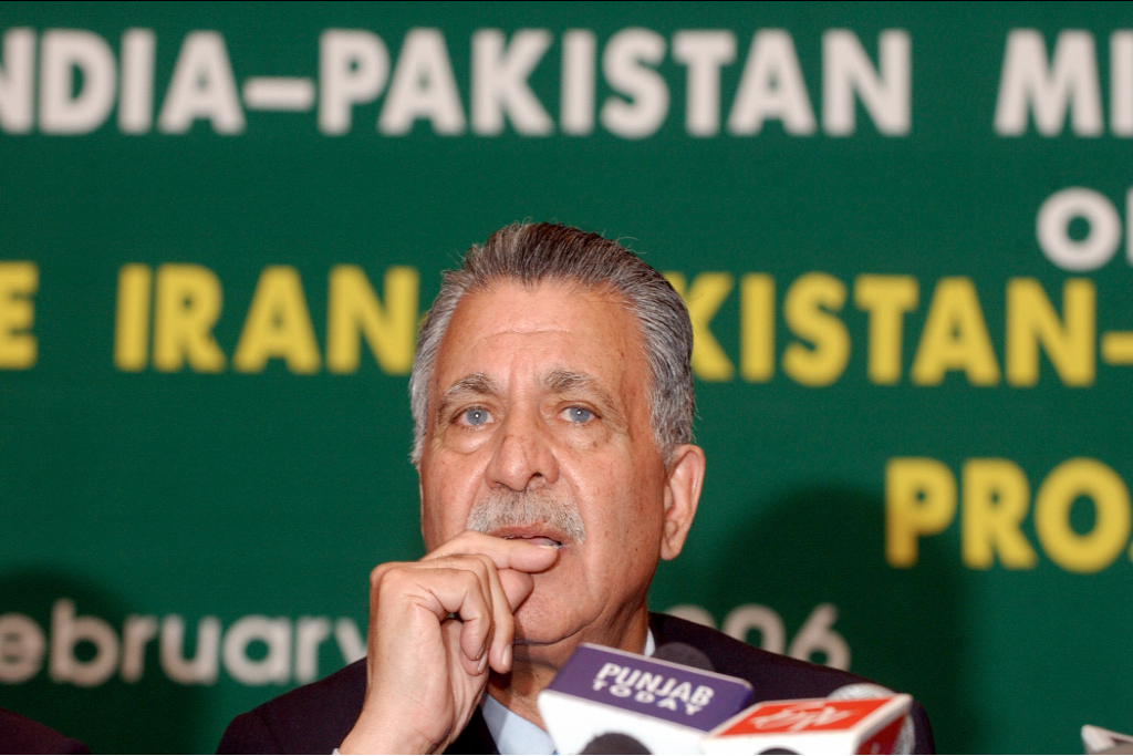 China looks to pull out of Pakistan-Iran gas pipeline deal: officials ...