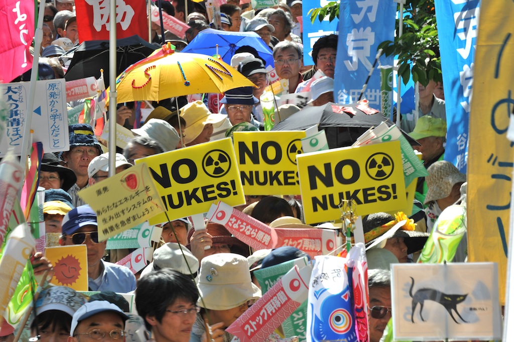 Celebrations as Japan shuts down last nuclear reactor - The World from PRX