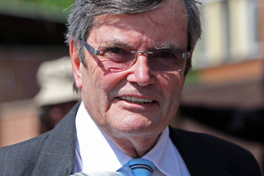 Ex-Nelson Mandela charity chief cleared in "blood diamonds" case - The ...