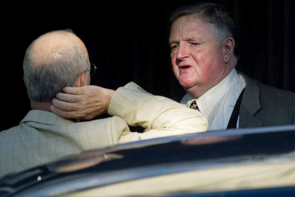 Jerry Sandusky trial: former coach accused of threatening boys (VIDEO ...