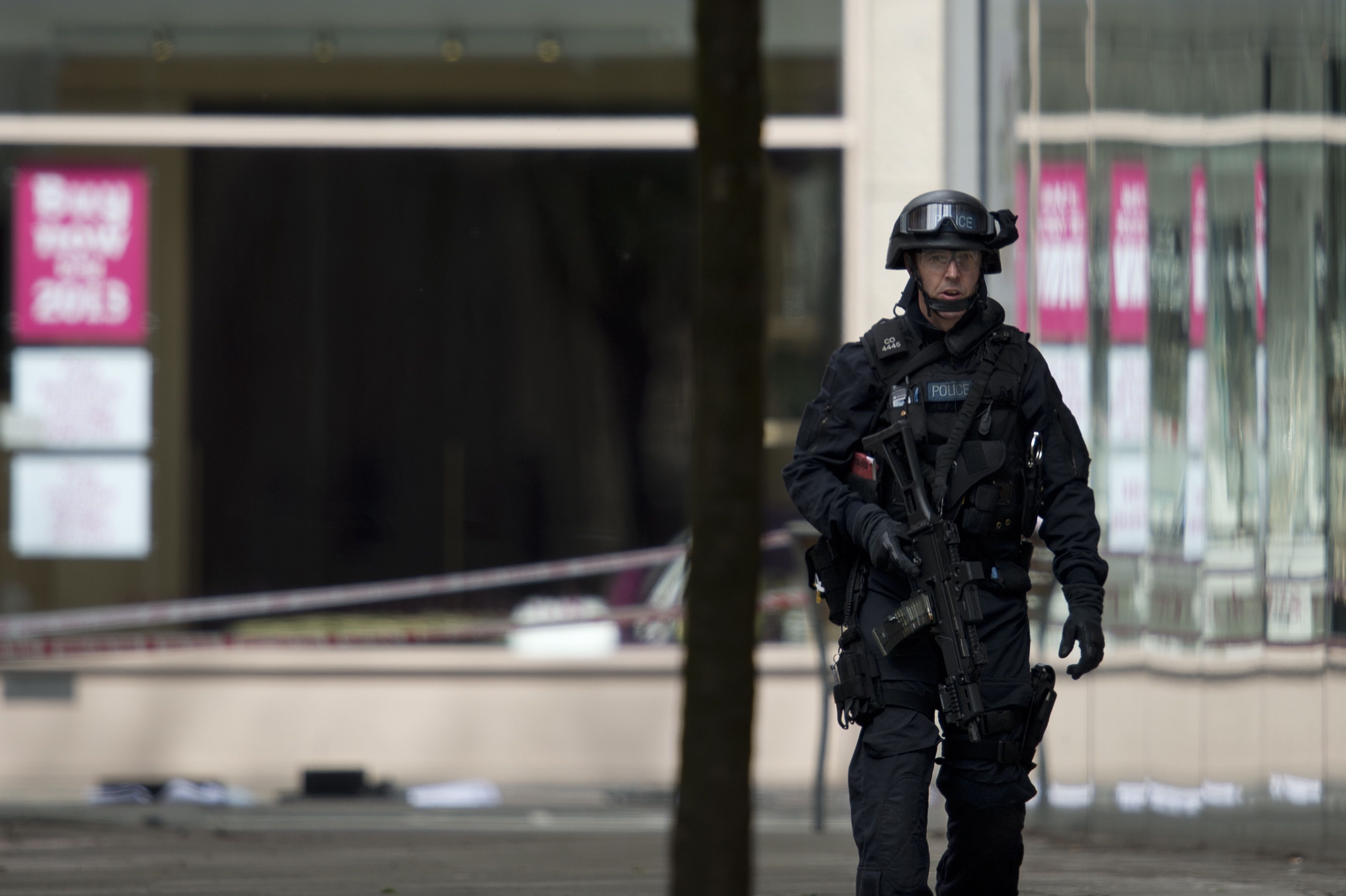 Man arrested after central London 'hostage situation' - The World from PRX